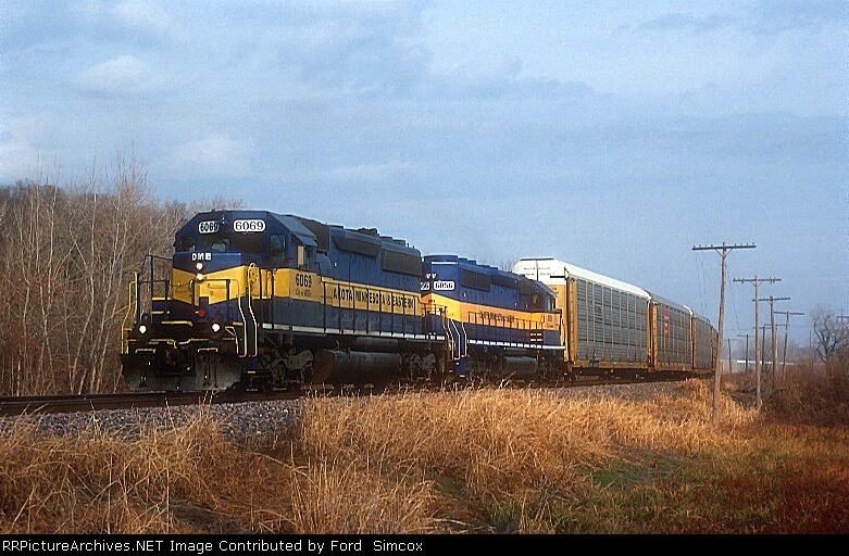 DM&E 6069,6056